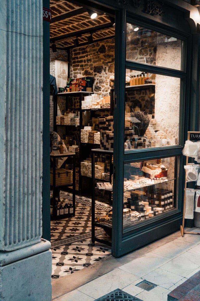 Istanbul Travel Guide - What to Do, What to Eat & Where to Stay - La Vie En Marine